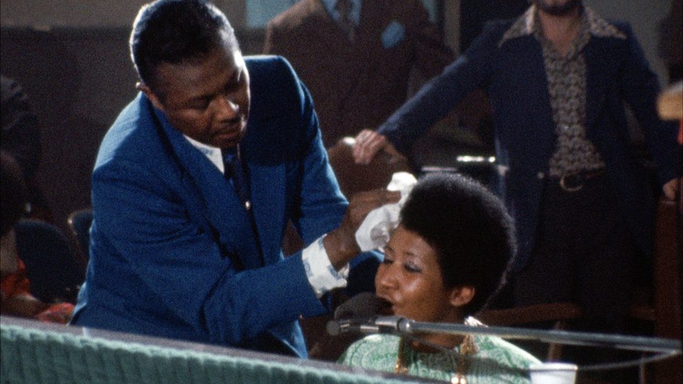 Aretha Franklin sings sweet sounds, recalls roots in ‘Amazing Grace ...