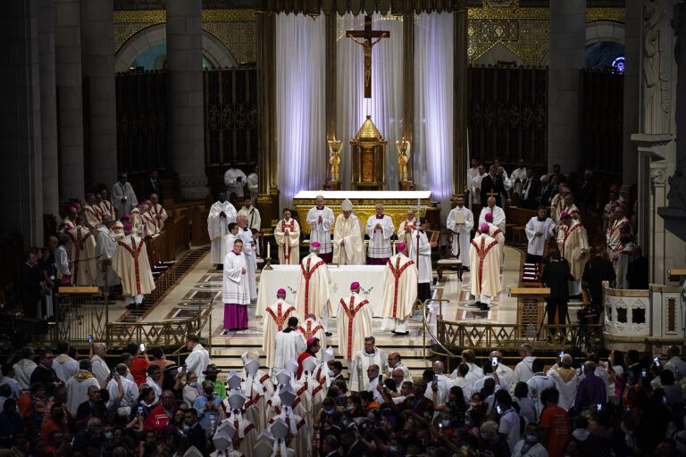 God does not want 'a world governed by religious laws,' pope tells ...