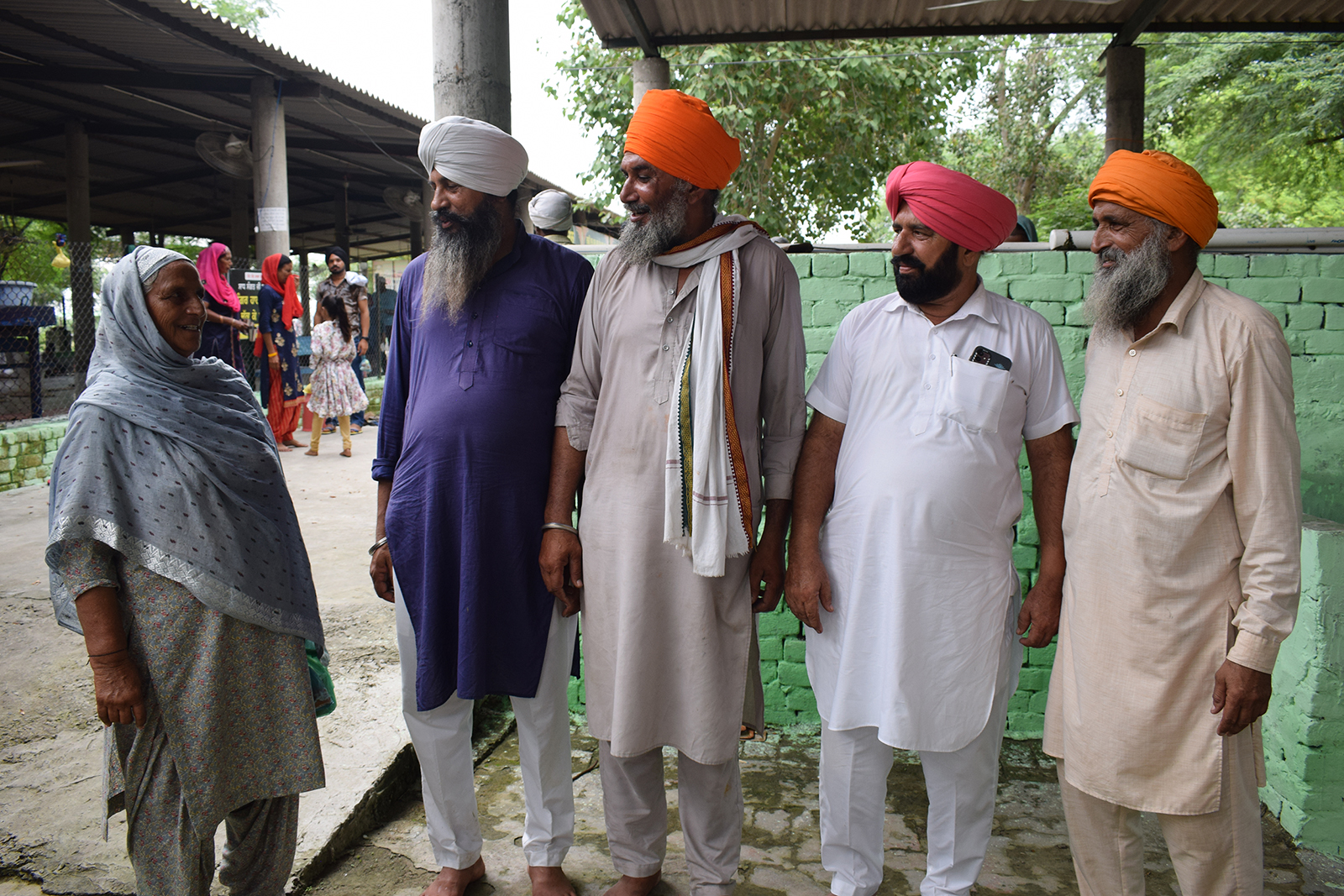 Sufi shrine on India-Pakistan border promises thread of unity