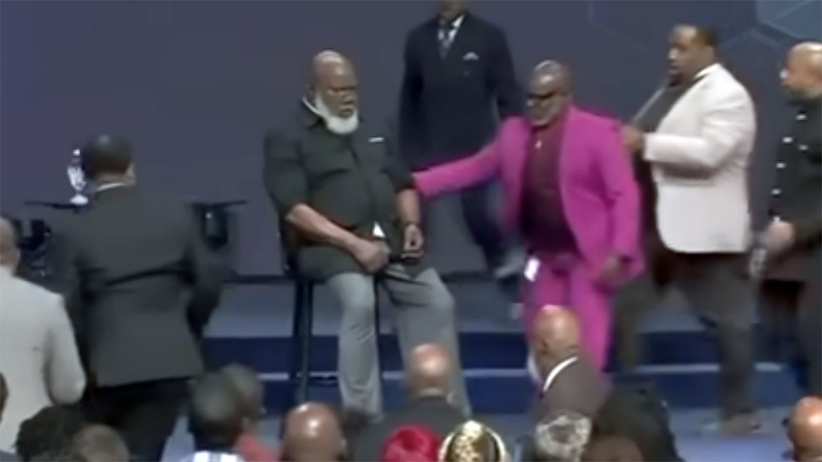T.D. Jakes files suit after medical incident, accusing minister of ...