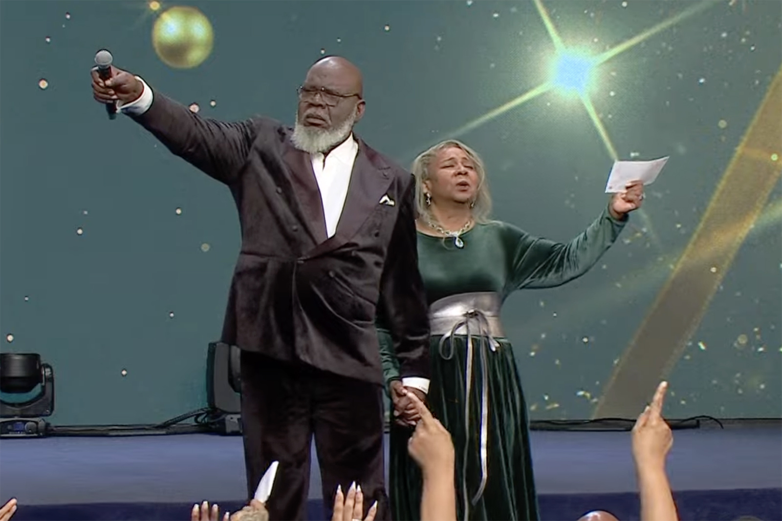 T.D. Jakes labels himself ‘Bishop Lazarus’ in return to pulpit on New ...
