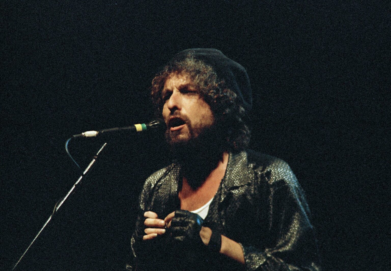 From Jewish summer camp to gospel to Chabad, Bob Dylan’s faith doesn’t ...