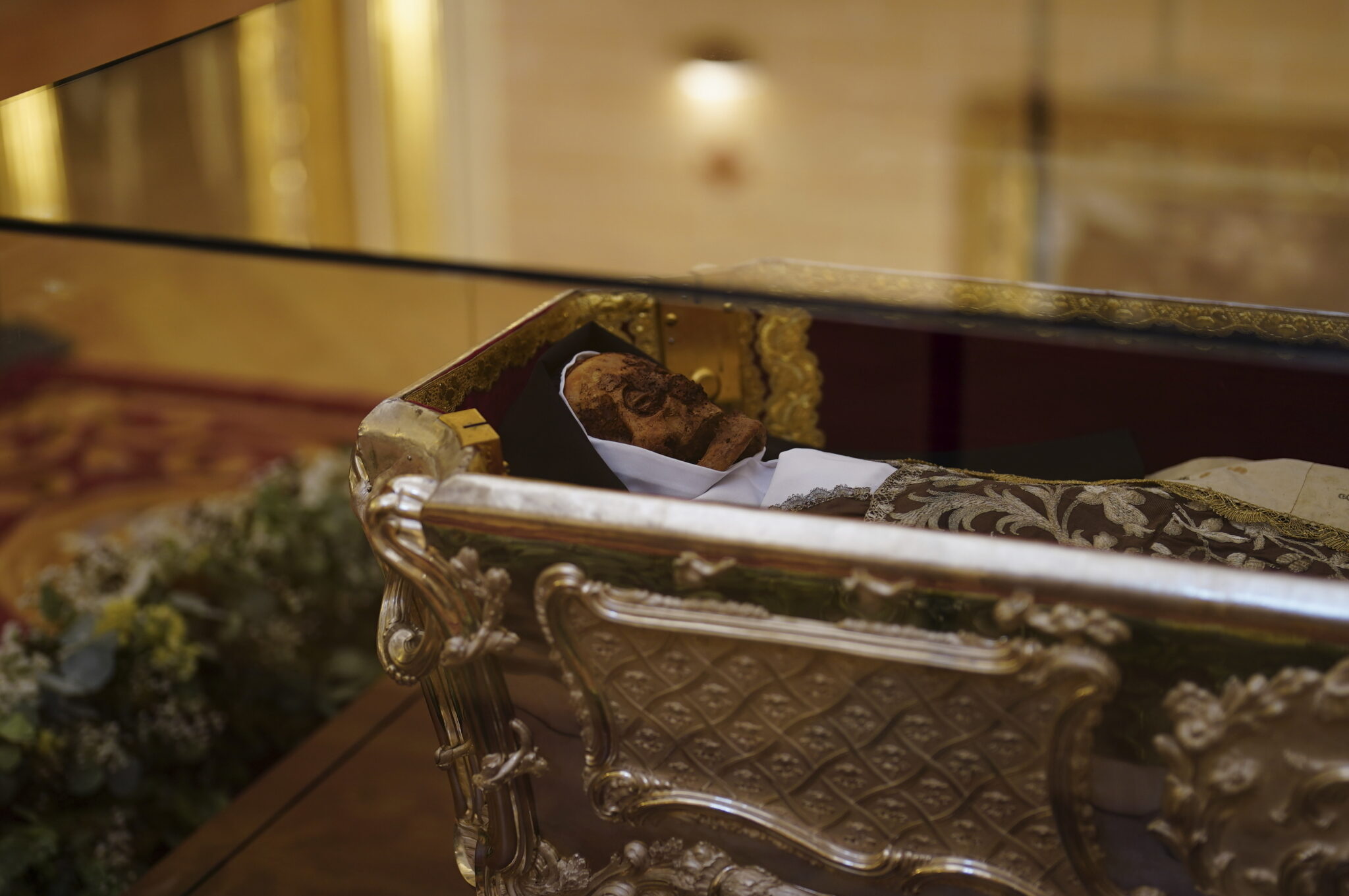 Tens of thousands flock to see a Spanish saint's remains more than 440 ...