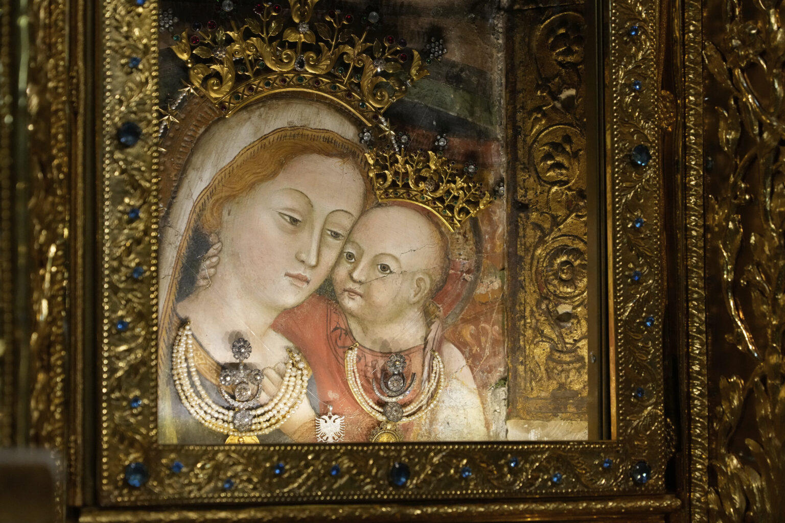 Hail Mary, full of grace: Why popes and other Catholics pray to the ...
