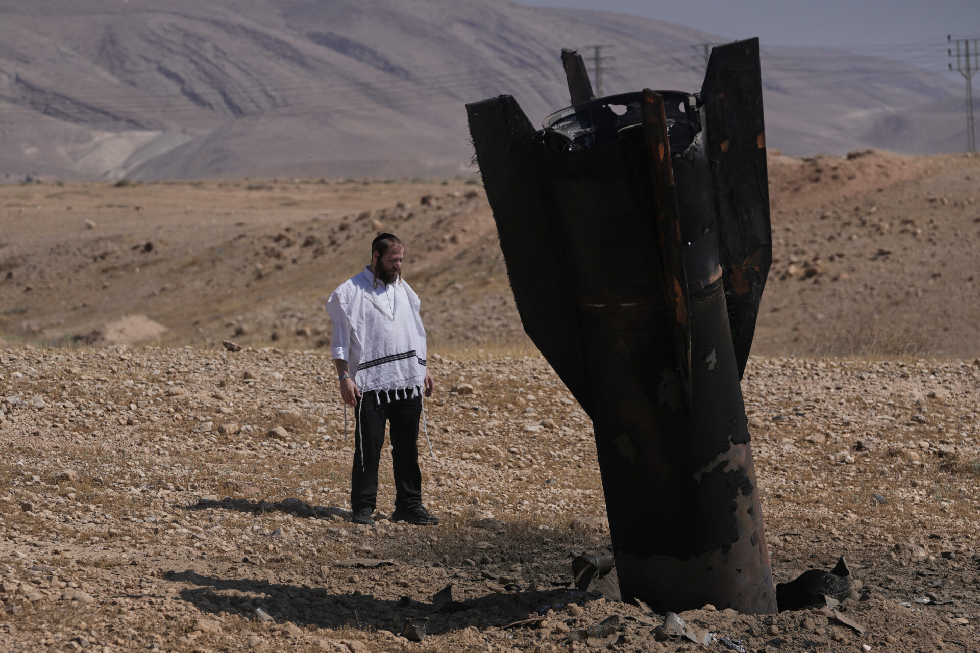 Israel and Iran appear to pause strikes after trading fire for the ...